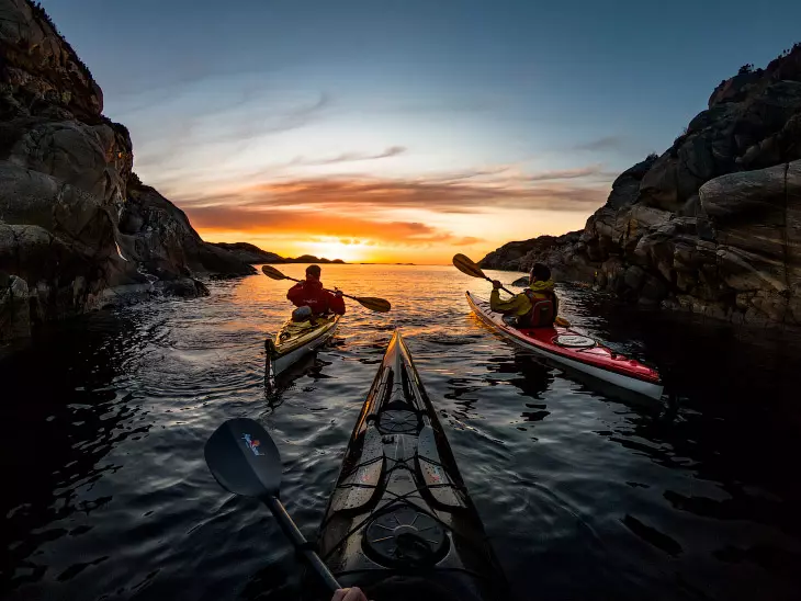 Fotografera på kajak på fjorden i Norge 5020_1