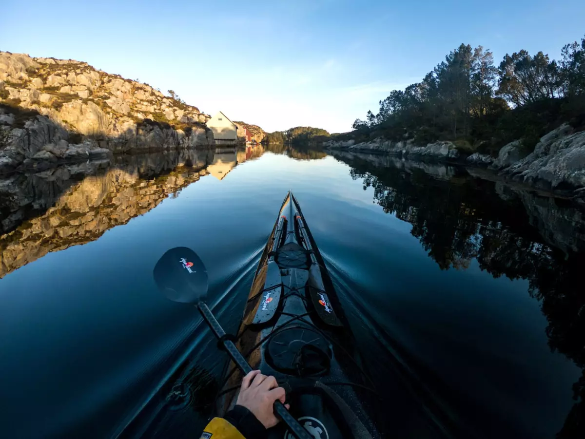 Fotografera på kajak på fjorden i Norge 5020_10