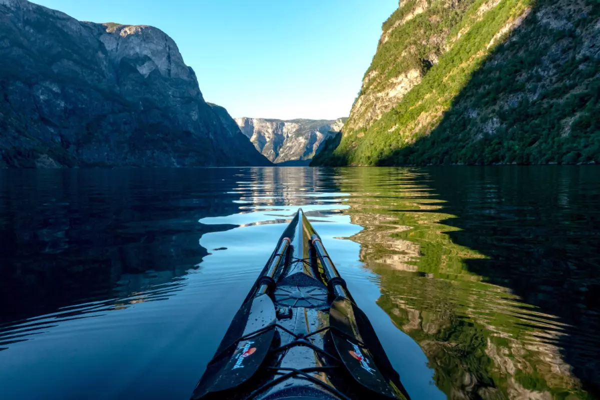 Fotografera på kajak på fjorden i Norge 5020_17