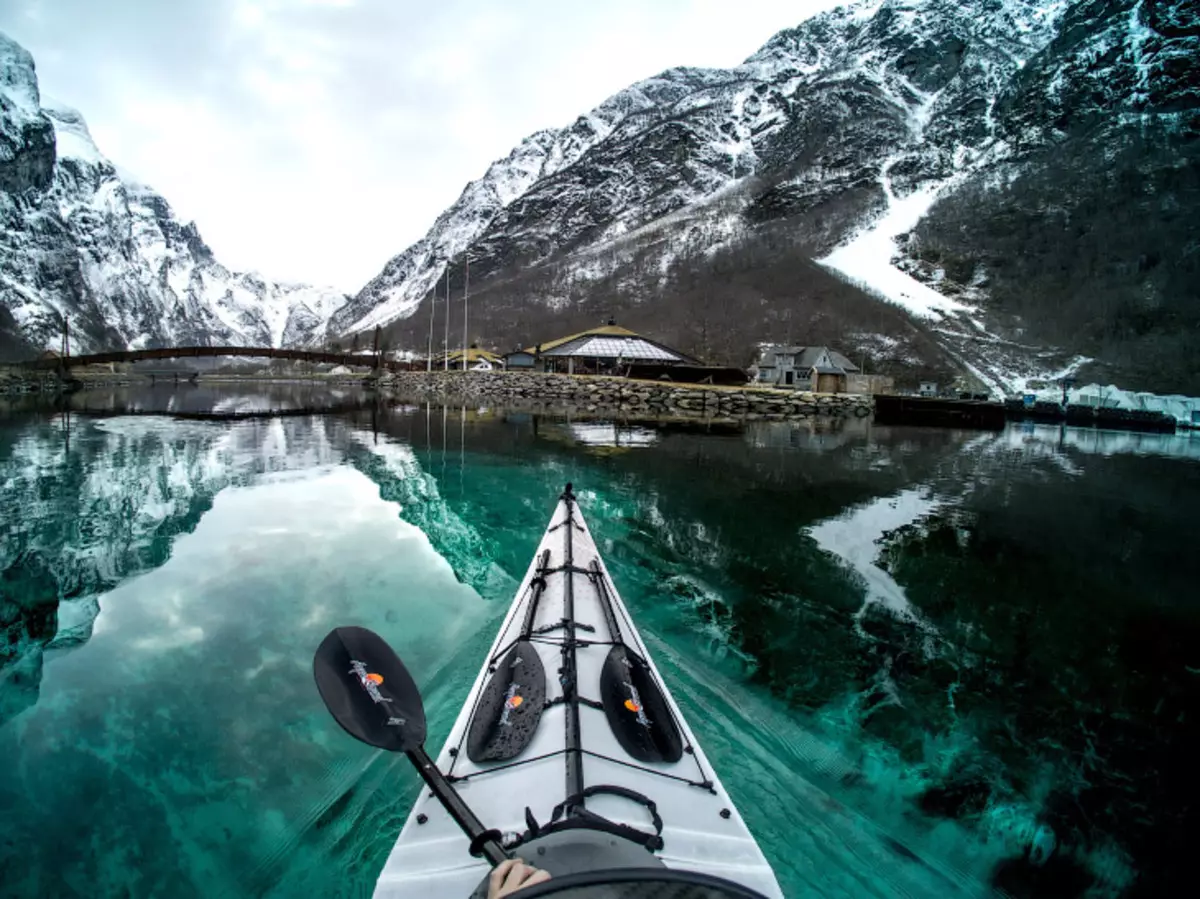 Fotografera på kajak på fjorden i Norge 5020_2