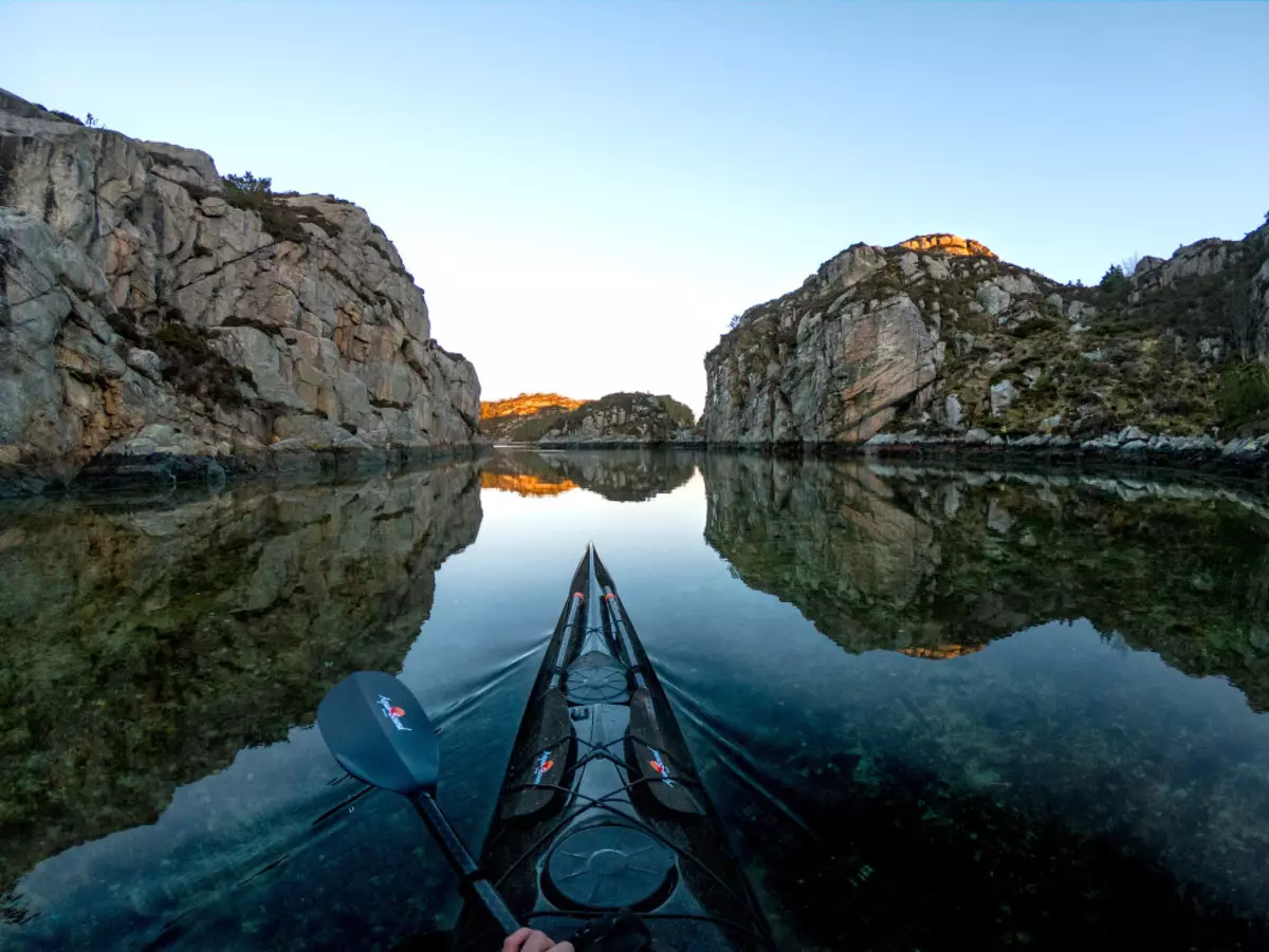 Fotografera på kajak på fjorden i Norge 5020_7