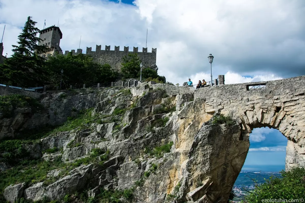 Fotografiando Evgeny Zolotukhina a tres símbolos de San Marino. 5447_4