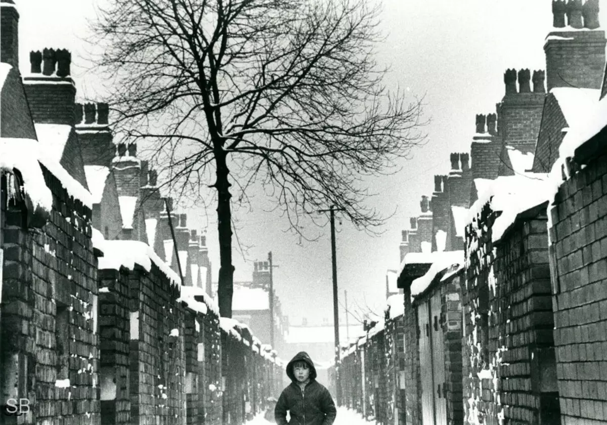 Charm of Manchester Slums in Gambar Shirley Baker dari tahun 1960-an 24