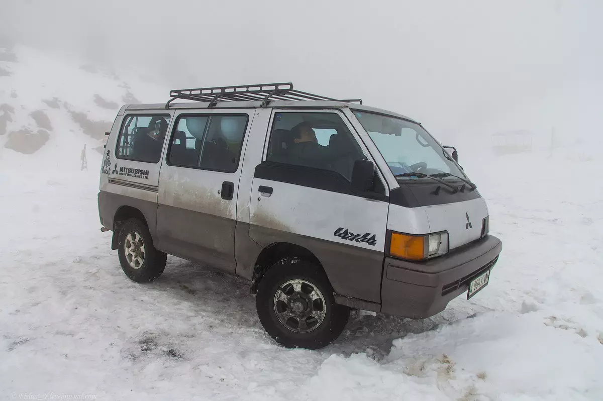 Je, ni nzuri sana na ya kuvutia katika Alma-ATA? Safari ya Picha ya Snow kwa Yuri Rybina. 5603_25