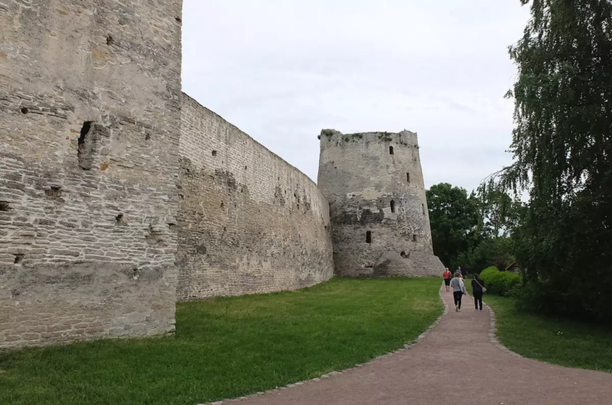 Kukongola kwa Russia: Izborsk ndi zokopa zake mu mandala aDintova 5609_19