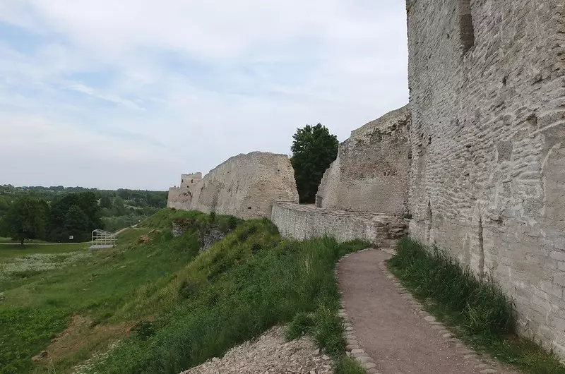 Rusijos grožis: Izborskas ir jo lankytinos vietos Lenyje Gregory odintova 5609_23