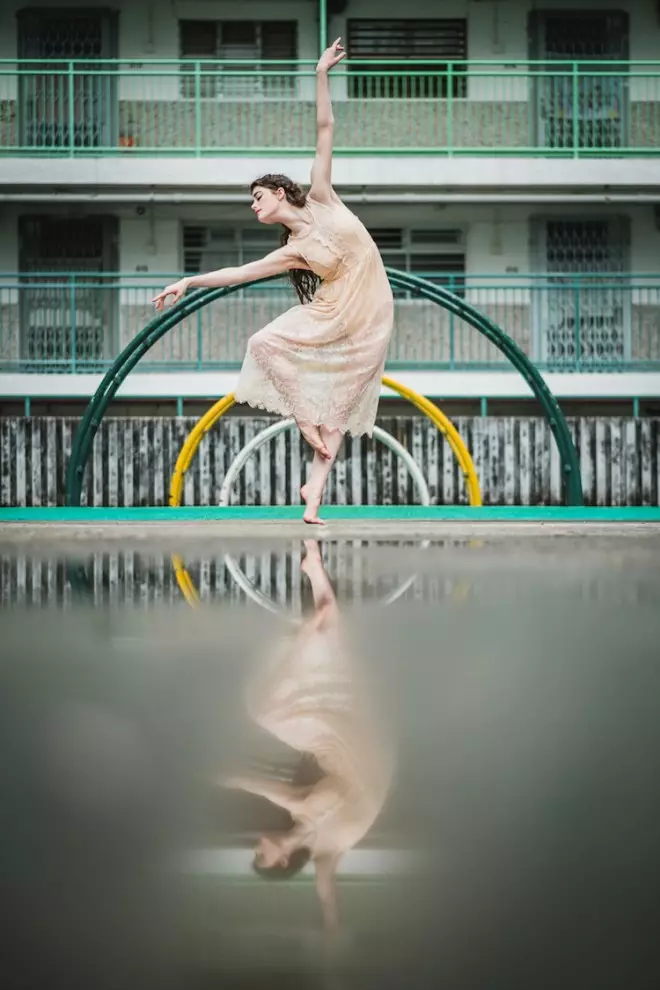 Ballerina op 'e strjitten fan Hong Kong: De ferneamde PhotoProject Conver-Converje Aazje