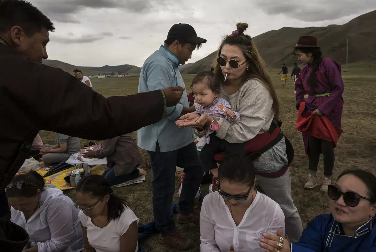 Šamaniniai ritualai Mongolija: fotografas Kevin Frayer (Kevin Frayer) 5700_3