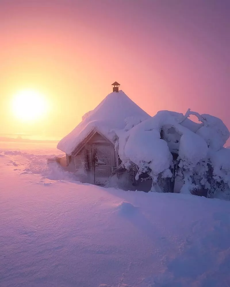 Winterverhaal op de foto's van Andrei Bazanov