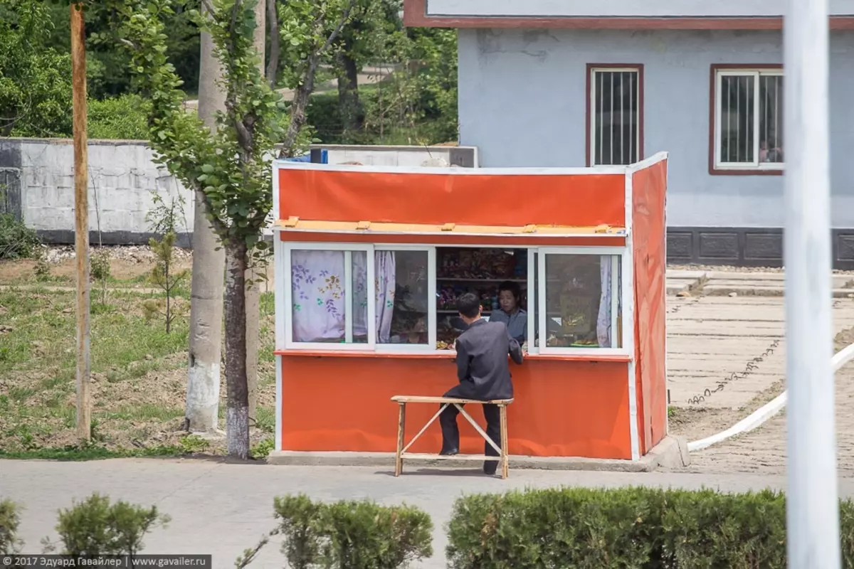 החיים בצפון קוריאה ללא קישוט. צלם אדוארד הוואיילר 6082_12