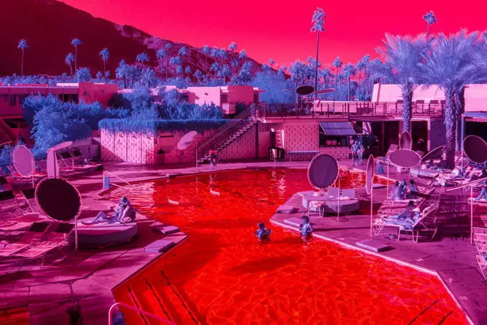 Dunia dalam kacamata merah muda! Palm Springs In Infrared Pictures Kate Ballis (Kate Ballis) 6160_15