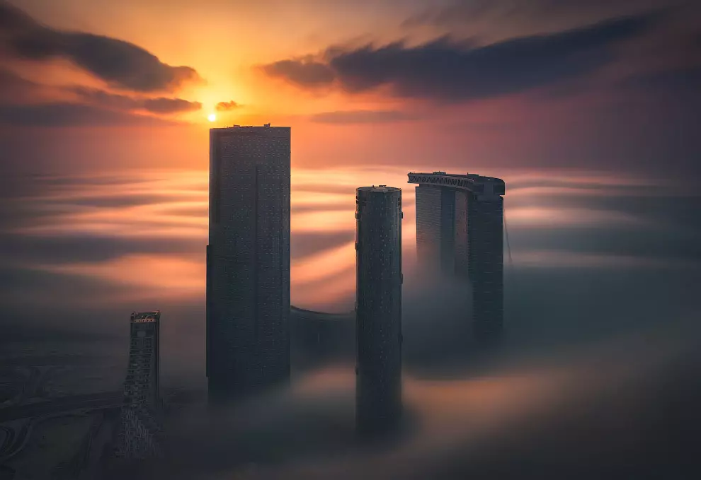 Molto misterioso! Grattacieli Abu Dhabi nella nebbia. Fotografo Khalid Alhammadi. 6285_11