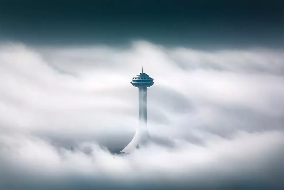 Molto misterioso! Grattacieli Abu Dhabi nella nebbia. Fotografo Khalid Alhammadi. 6285_12