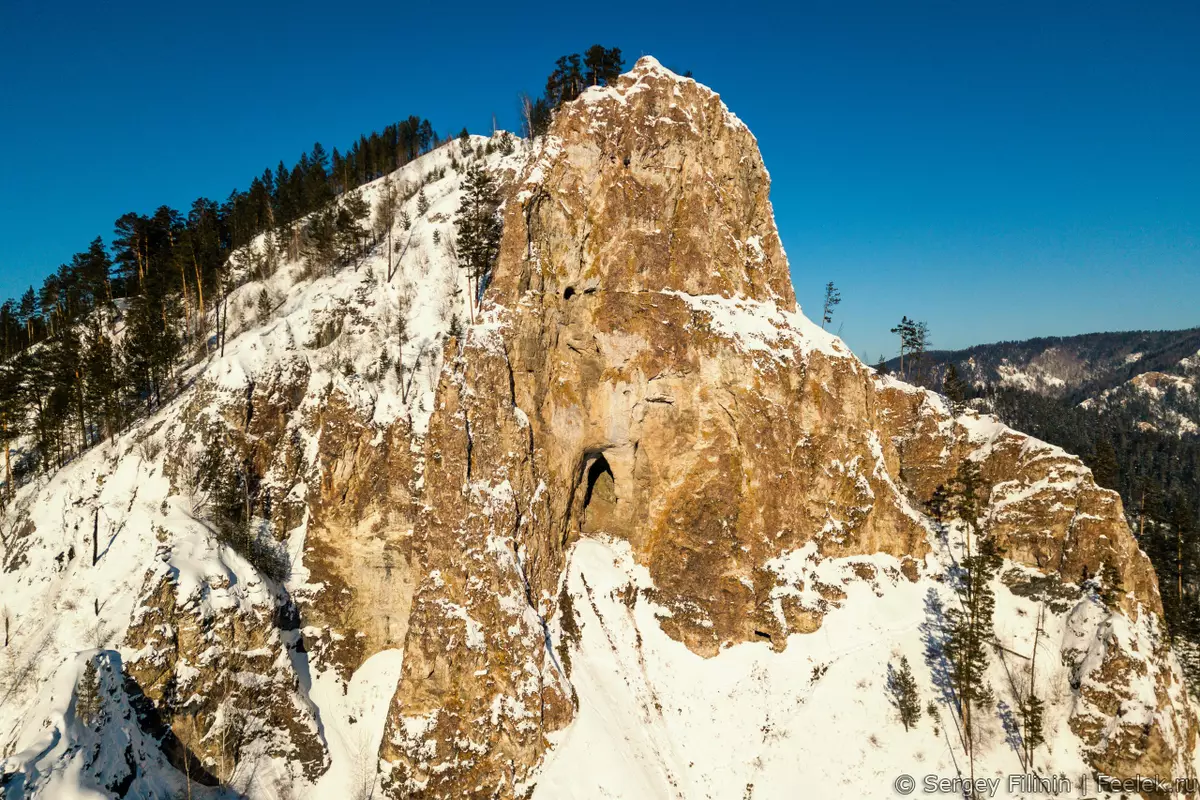 क्रस्नीएर्स्क सागरचे सर्वोत्तम निरीक्षण डेक माउंटन कोझीरेव्हस्की दात आहे. छायाचित्रकार सर्गेई फिलिनो 6410_3