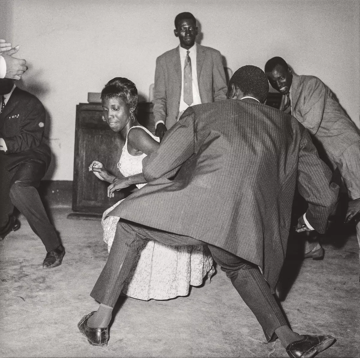 Afrika ni ulimwengu wa furaha, kamili ya furaha. Mpiga picha Malik Sidibe (Malick Sidibe) 6496_2