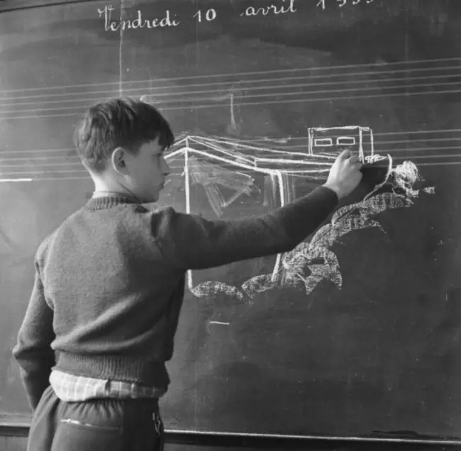 © Akg-Images / Paul Almasy / Eastnews Pupil at the boarding school for seafarers sons, 1959.