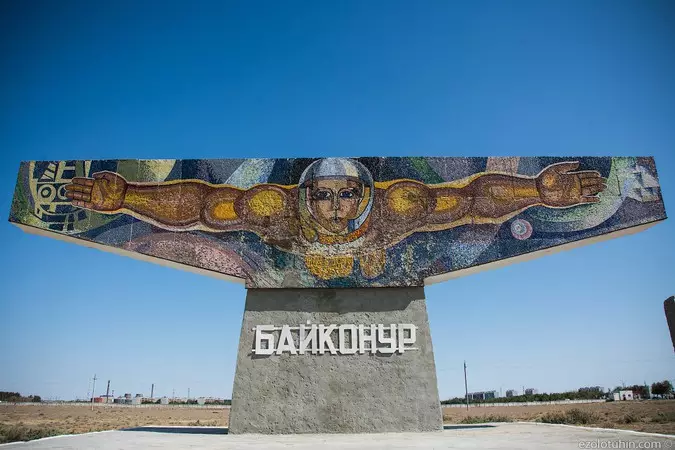 Cosmos City! Leninsk, Kazachstan z Eugene Zolotukhina 6569_2