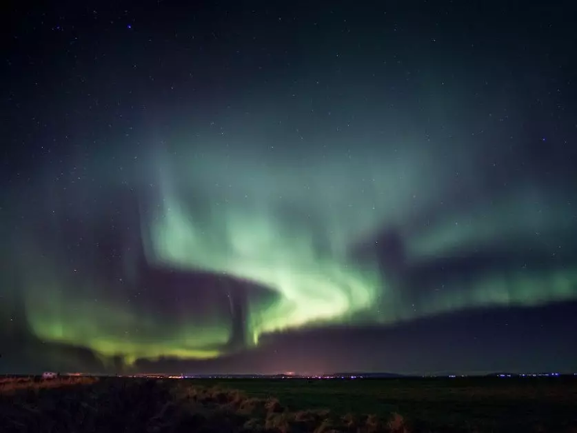 Isibhakabhaka sasebusuku sika-Iceland ku-lens danisa nezicova (uDaniela Nezicova) 7009_2