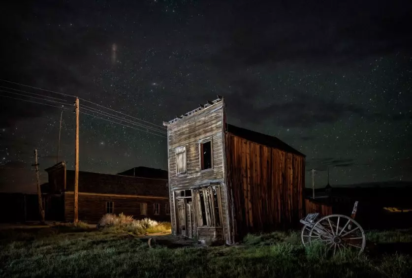 Ghost City ea California ka lense ea matheuda Chrichastopher (Matthew Dochapher) 7031_3