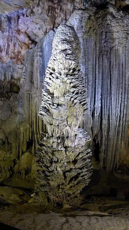 Znojenje rastuća ljepota: Stalagmiti i stalaktiti poput bajke