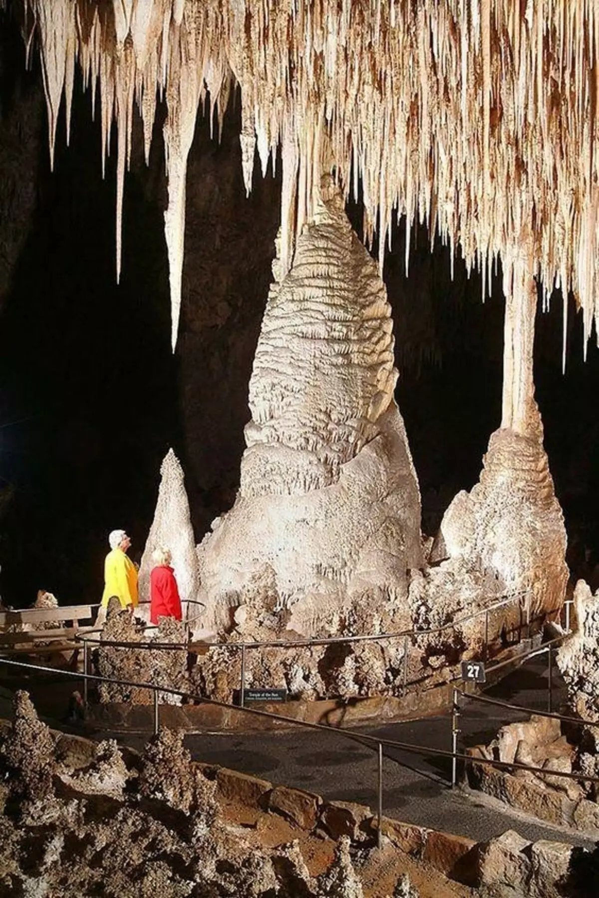 Schwitzendauer Schönheit: Stalagmiten und Stalaktiten mögen ein Märchen