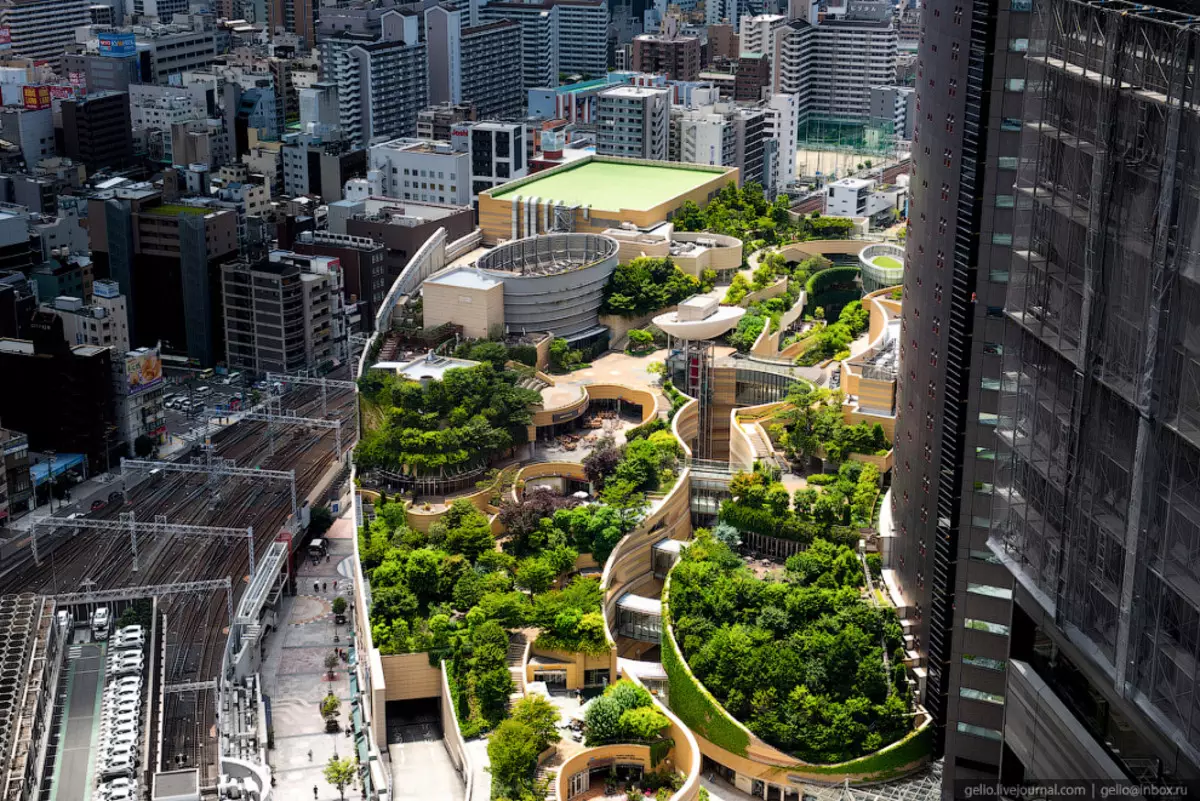 Namba Park sa Osaka