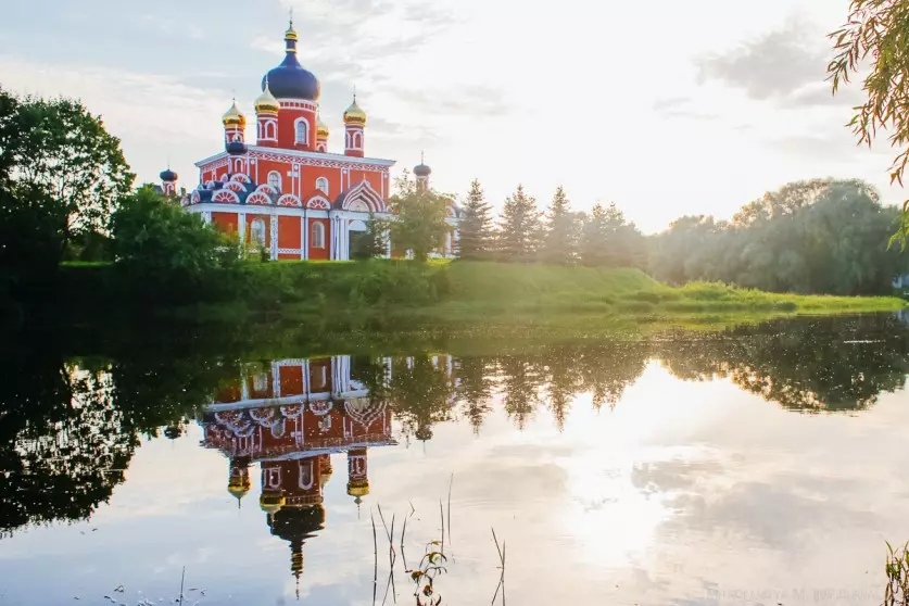 Russland seng Schéinheet: Al Russa ass en Auswee op de Waasser an der Objektiv Mitrofophova 7502_1