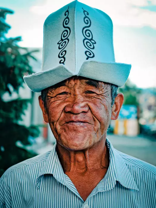 Do not hide emotions: the sincere smiles of the inhabitants of Kyrgyzstan in the pictures of Omar Reda 7583_1