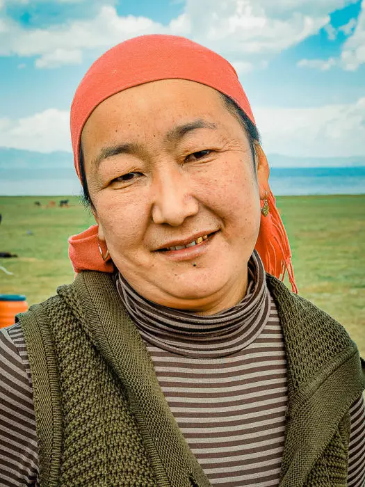 Do not hide emotions: the sincere smiles of the inhabitants of Kyrgyzstan in the pictures of Omar Reda 7583_2