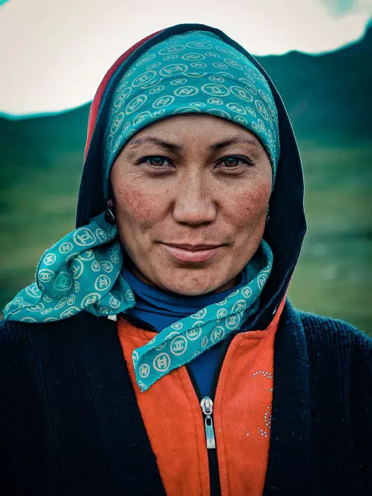 Do not hide emotions: the sincere smiles of the inhabitants of Kyrgyzstan in the pictures of Omar Reda 7583_7