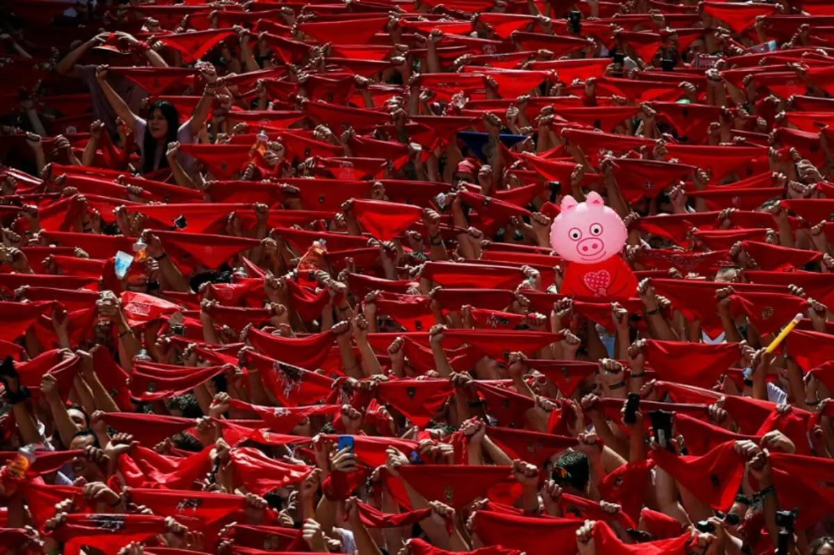 Kwakunjani ukugijima kwezinkunzi ku-Spanish Pamplona 2017;) 7731_12