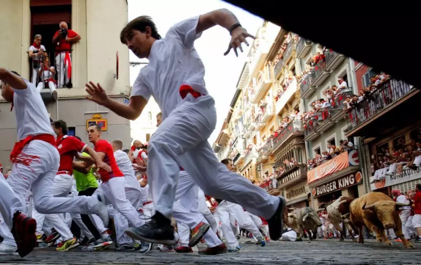 Kwakunjani ukugijima kwezinkunzi ku-Spanish Pamplona 2017;) 7731_15