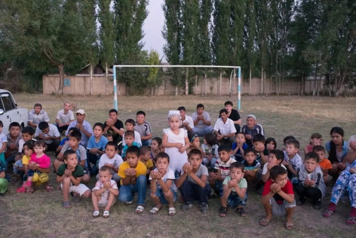 Uzbek Circus: photoproce ntawm sanat ongarbayev 7750_27