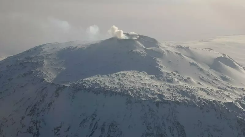 冰塔和洞穴火山埃雷布斯 78_2