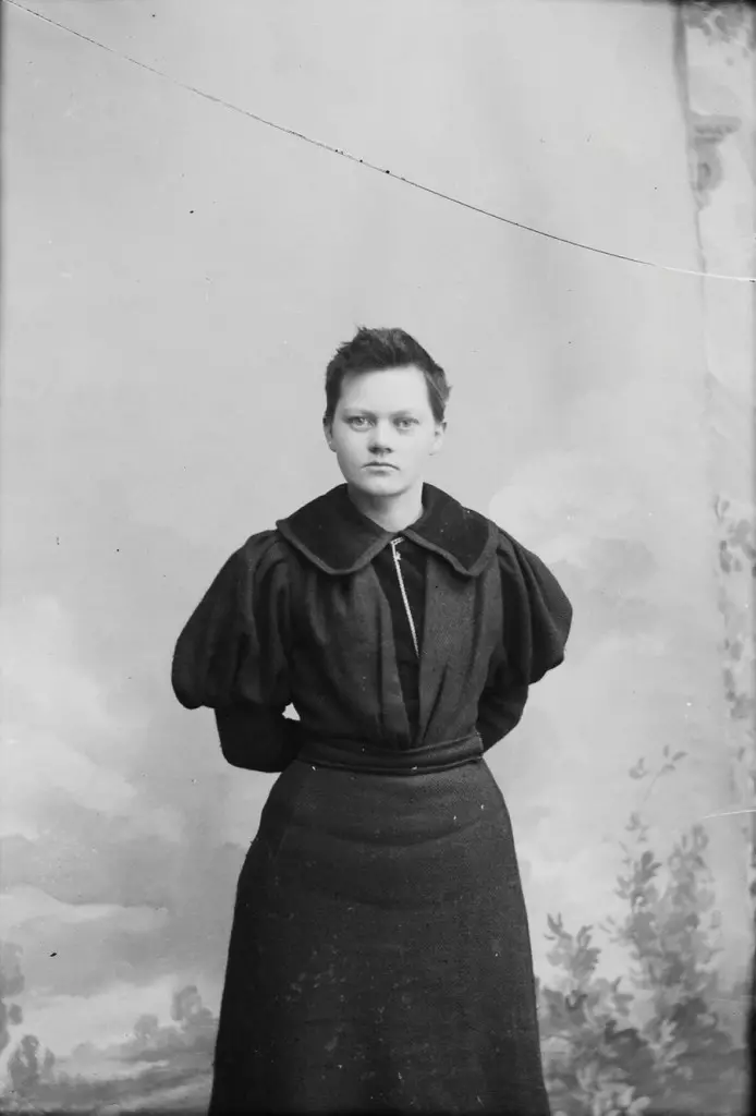 Marie Høg (Bolette Berg): Si e eksperimentuan norvegjezët në studio foto në vitet 1900 8422_4