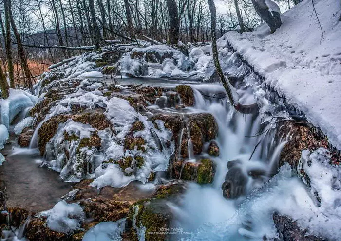 Perlas sa Croatia: Mga Lakes sa Tingtugnaw Plitvice sa Tamas Tamas (Tamas Toth) 8428_8