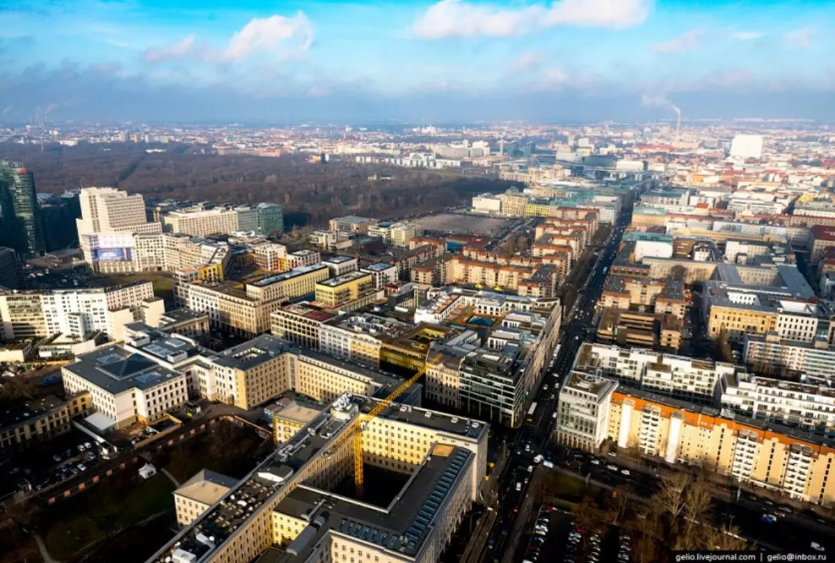 Stepanovun izzətinin yüksəkliyindən köhnə-yeni Berlin 8563_3