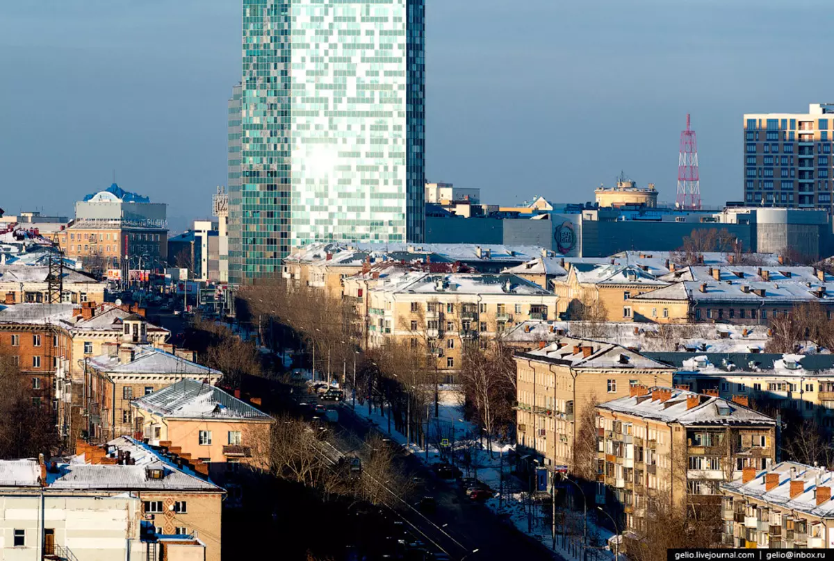 Улица сибирских гардита и висине тржног центра Сан Цити.