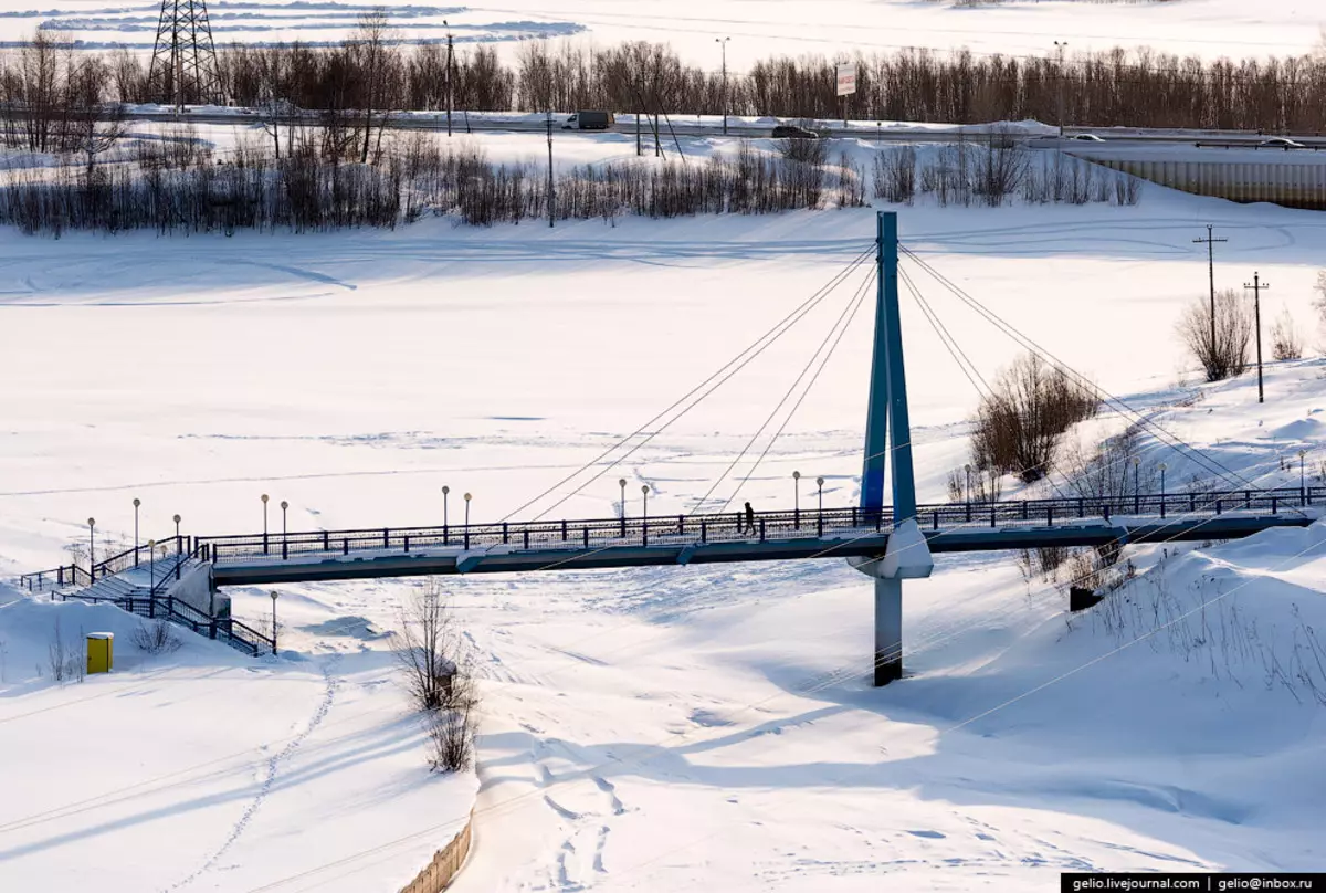 Voetganger Guy Bridge oor Saima