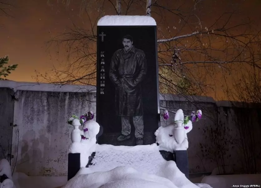 Yekaterinburg yakınlarındaki Gangster Mezarlığı. Fotoğrafçı Denis Tarasov 8670_16