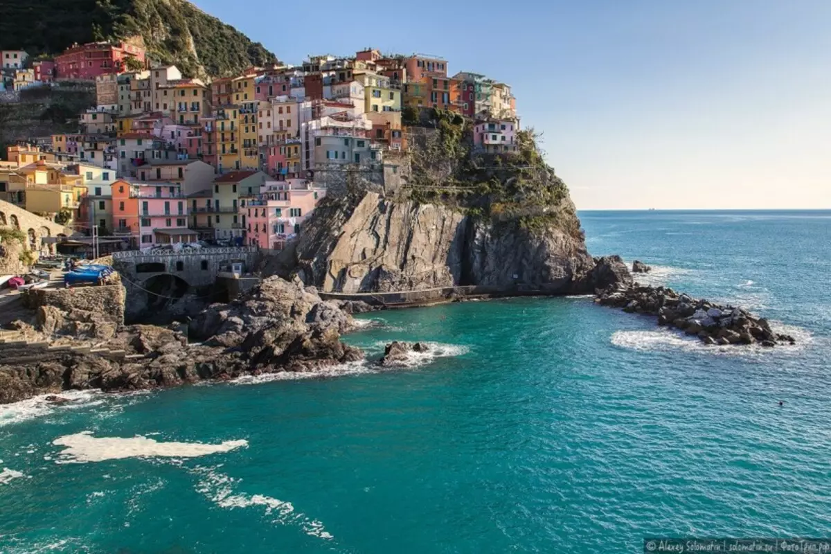 Mma dị ịtụnanya nke Manarola, Italy. Foto nke Alexey Solomatina 8682_14