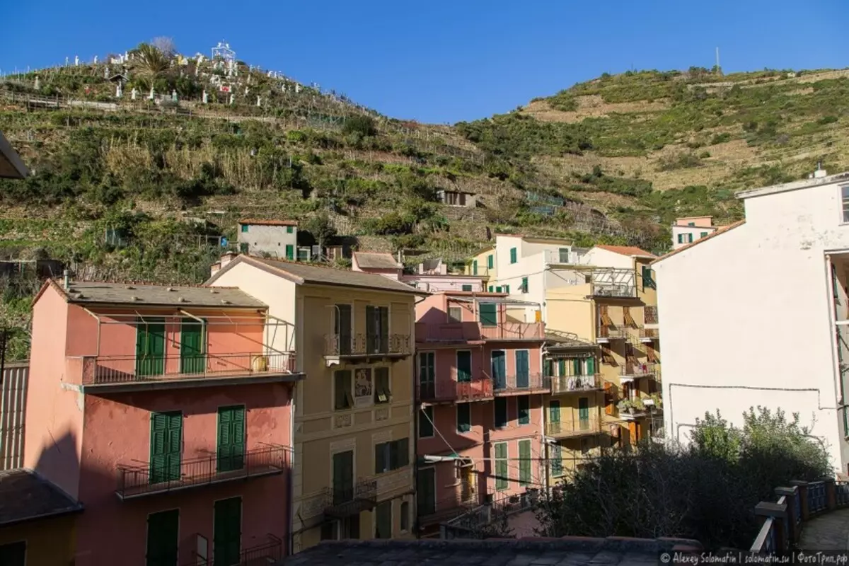 Mma dị ịtụnanya nke Manarola, Italy. Foto nke Alexey Solomatina 8682_31