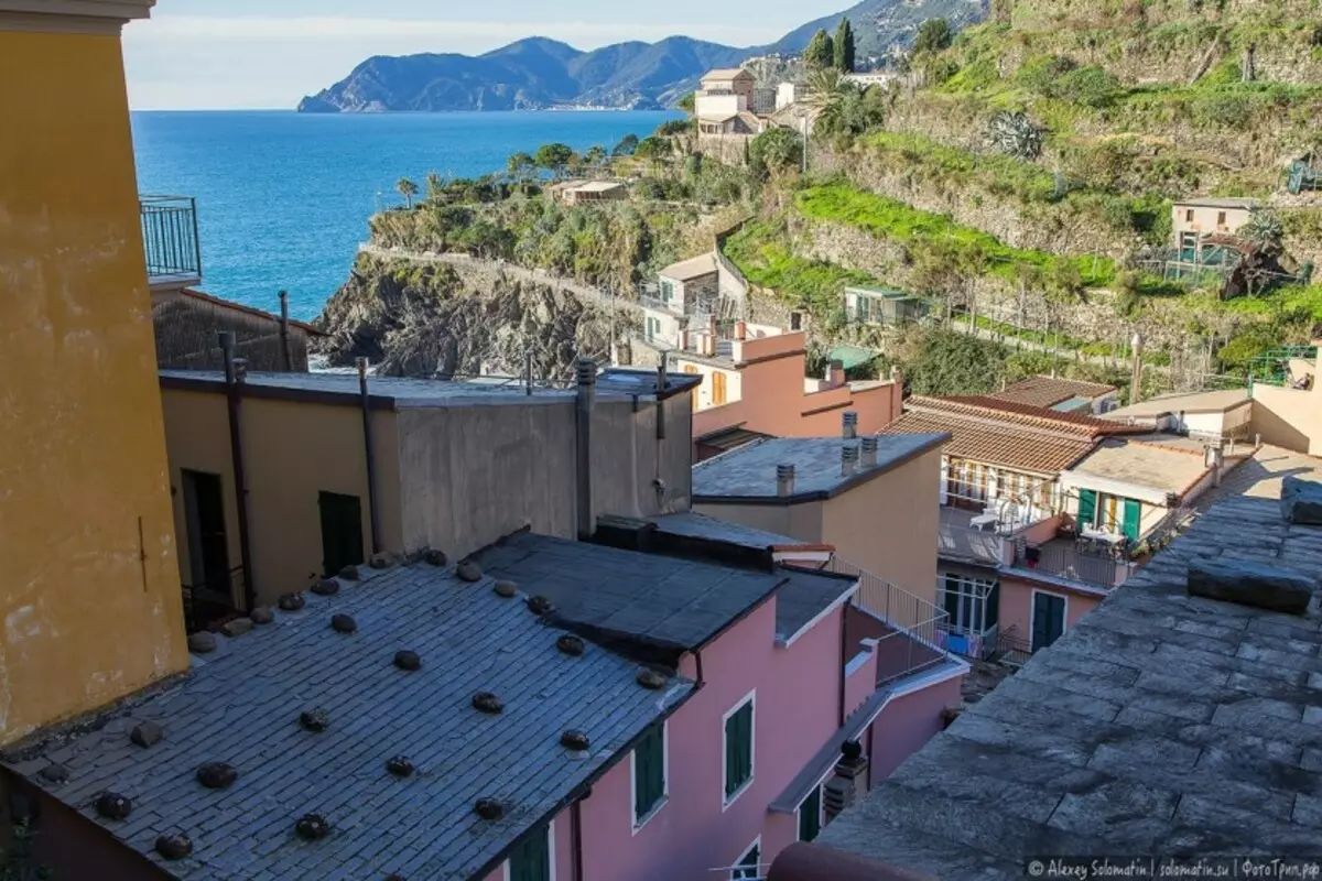 Mma dị ịtụnanya nke Manarola, Italy. Foto nke Alexey Solomatina 8682_34