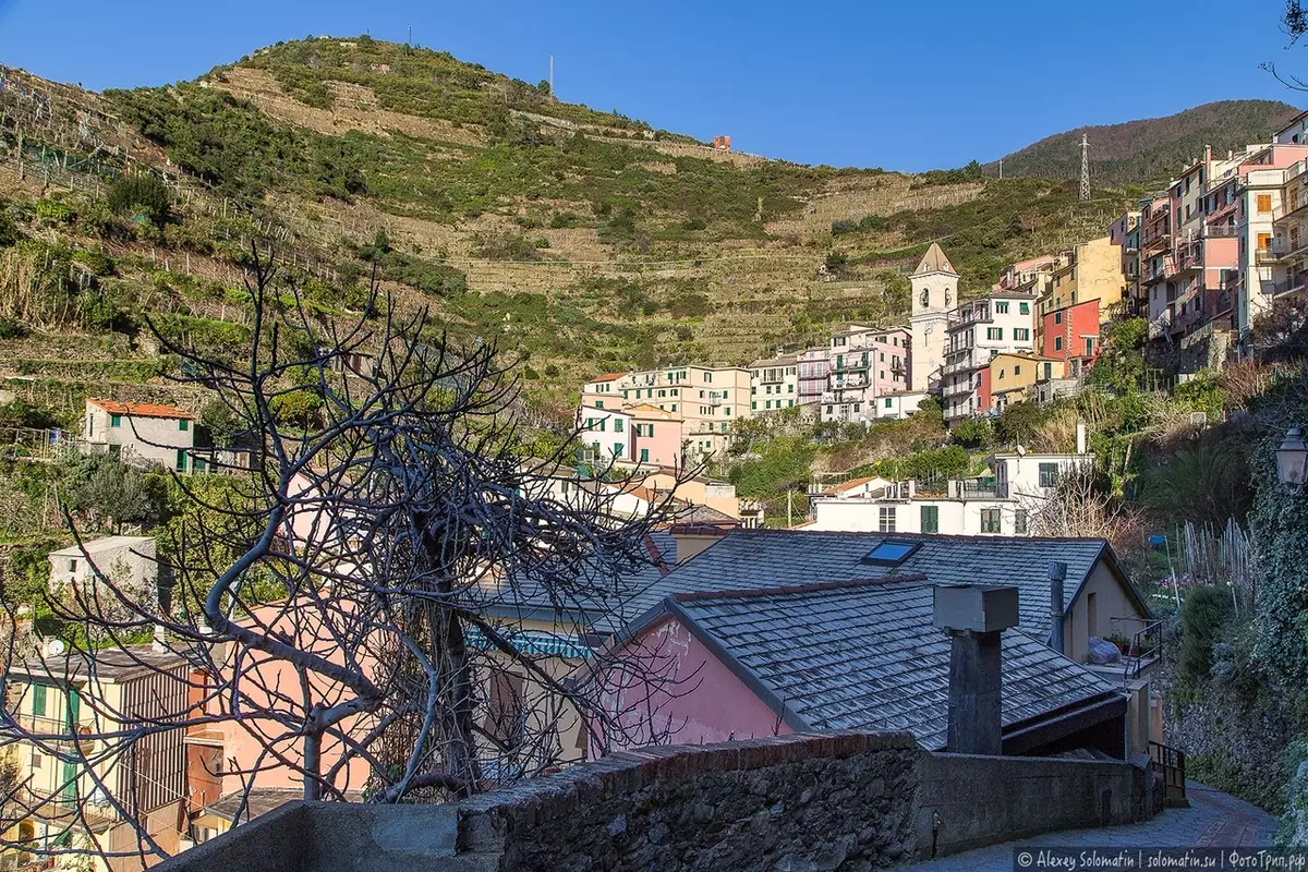 Mma dị ịtụnanya nke Manarola, Italy. Foto nke Alexey Solomatina 8682_44