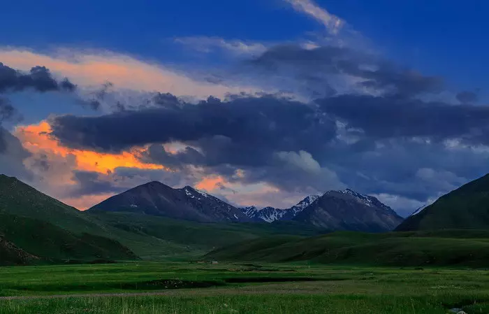 Kirgistani duhet të vizitojë çdo kostum foto: Zahariz Khuzaimah (Zahariz Khuzaimah) 8909_12