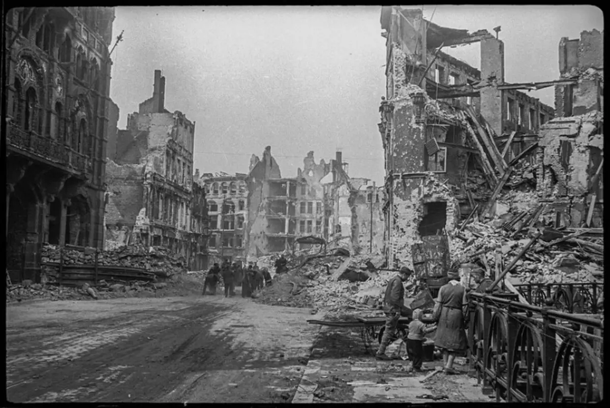 Foto uniche senza titolo della seconda guerra mondiale. Fotografo VALERY FAMYSKY. 9016_11