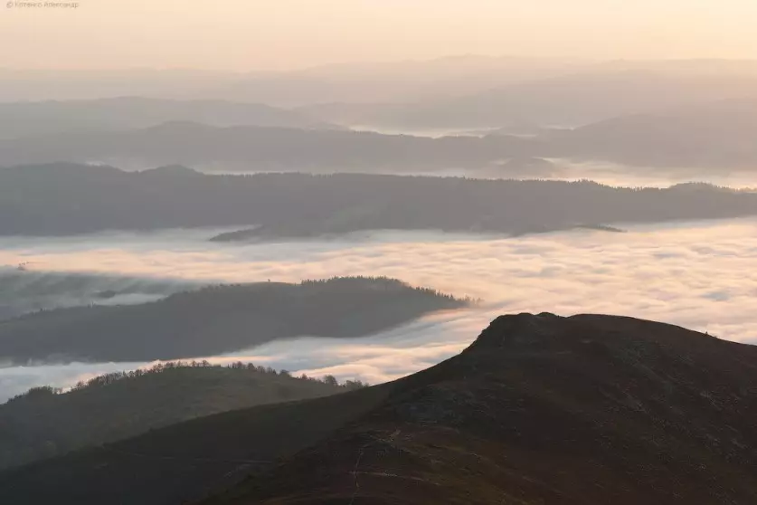 Në male, mbi retë ... Arra Mountain e Borzhavës në Alexander Kotenko lente 9037_6