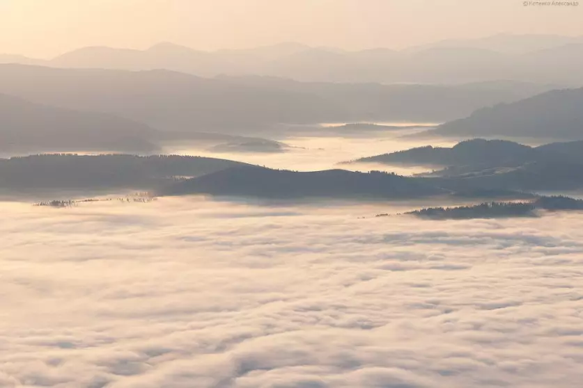 Në male, mbi retë ... Arra Mountain e Borzhavës në Alexander Kotenko lente 9037_9