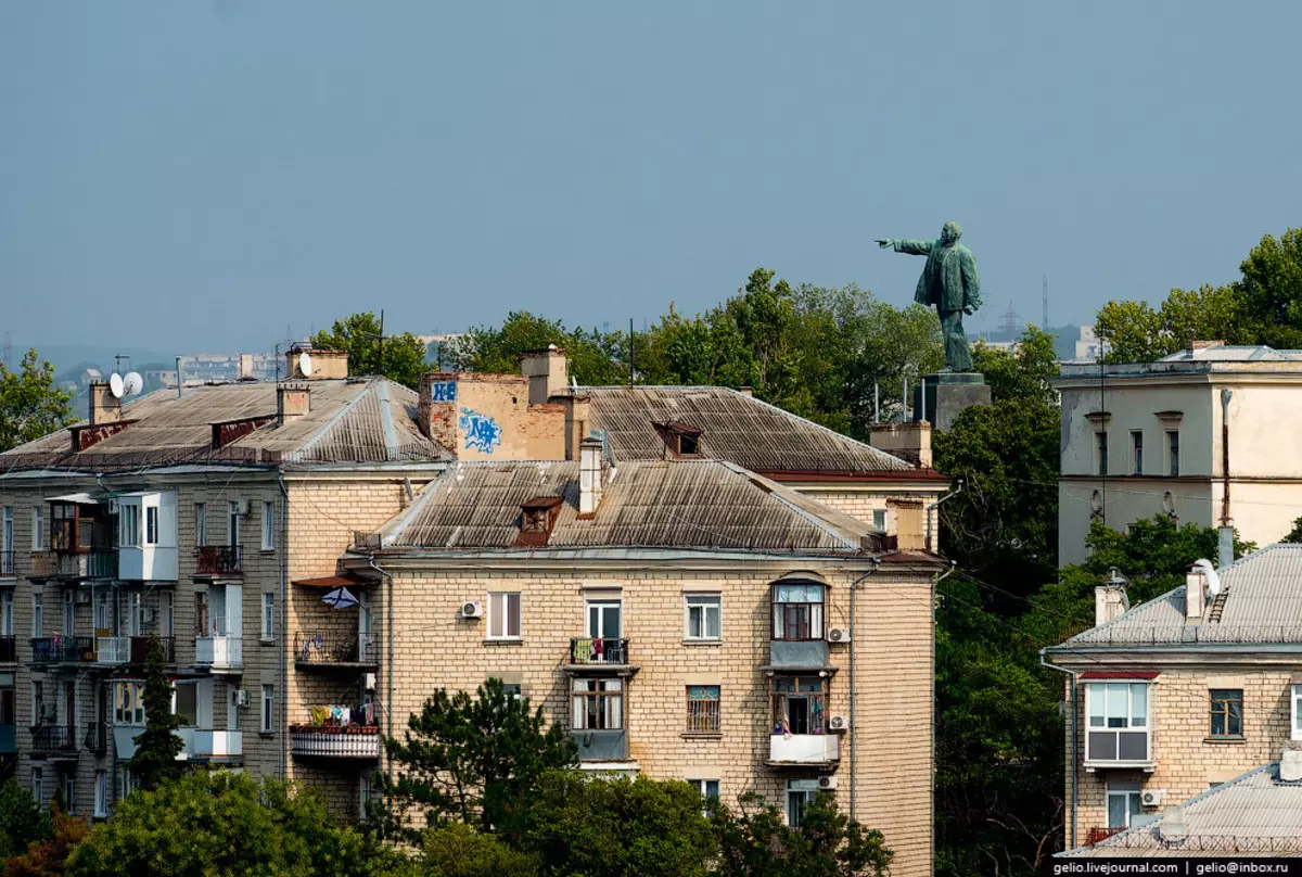 Monumento al Lenin sur la supro de la Centra Urba Monteto