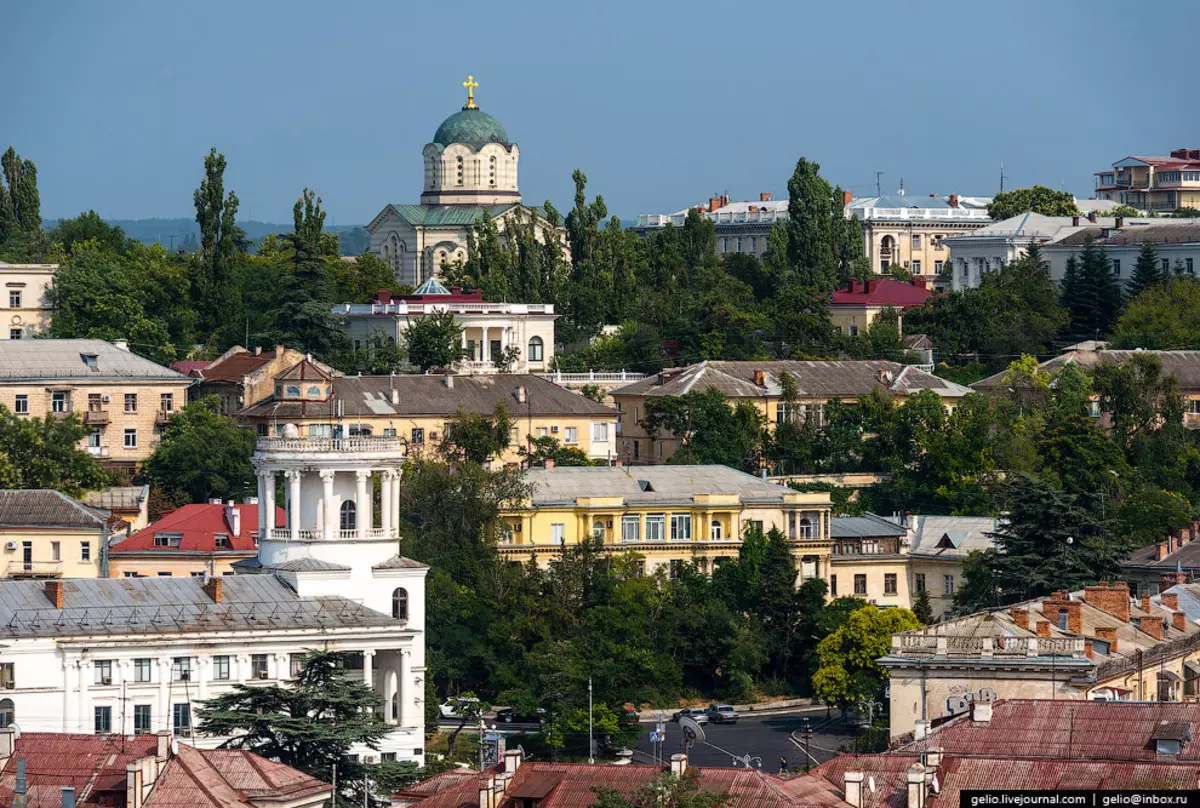 Catedrala Vladimir de pe dealul orașului Central